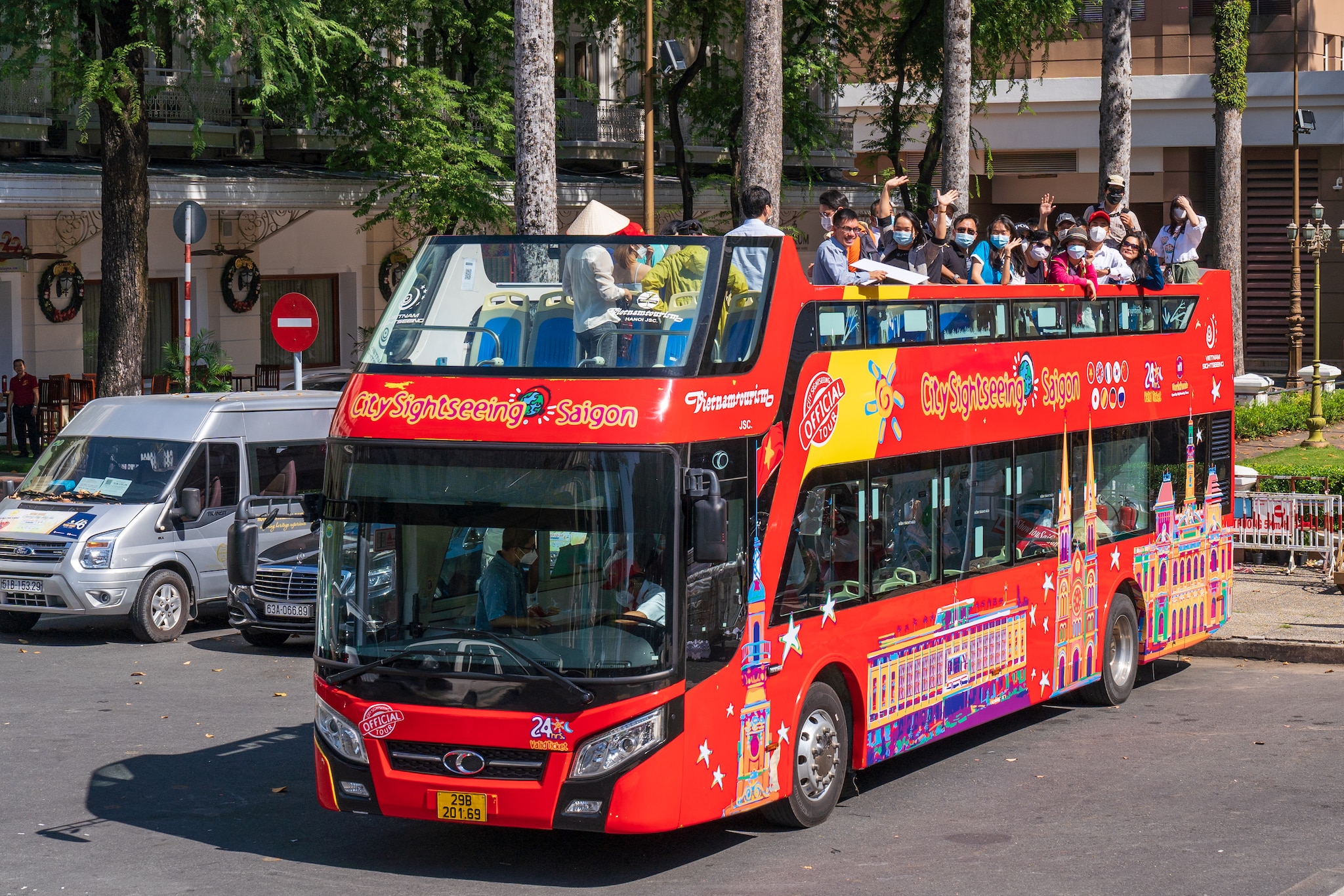 ho-chi-minh-hop-on-hop-off-bus