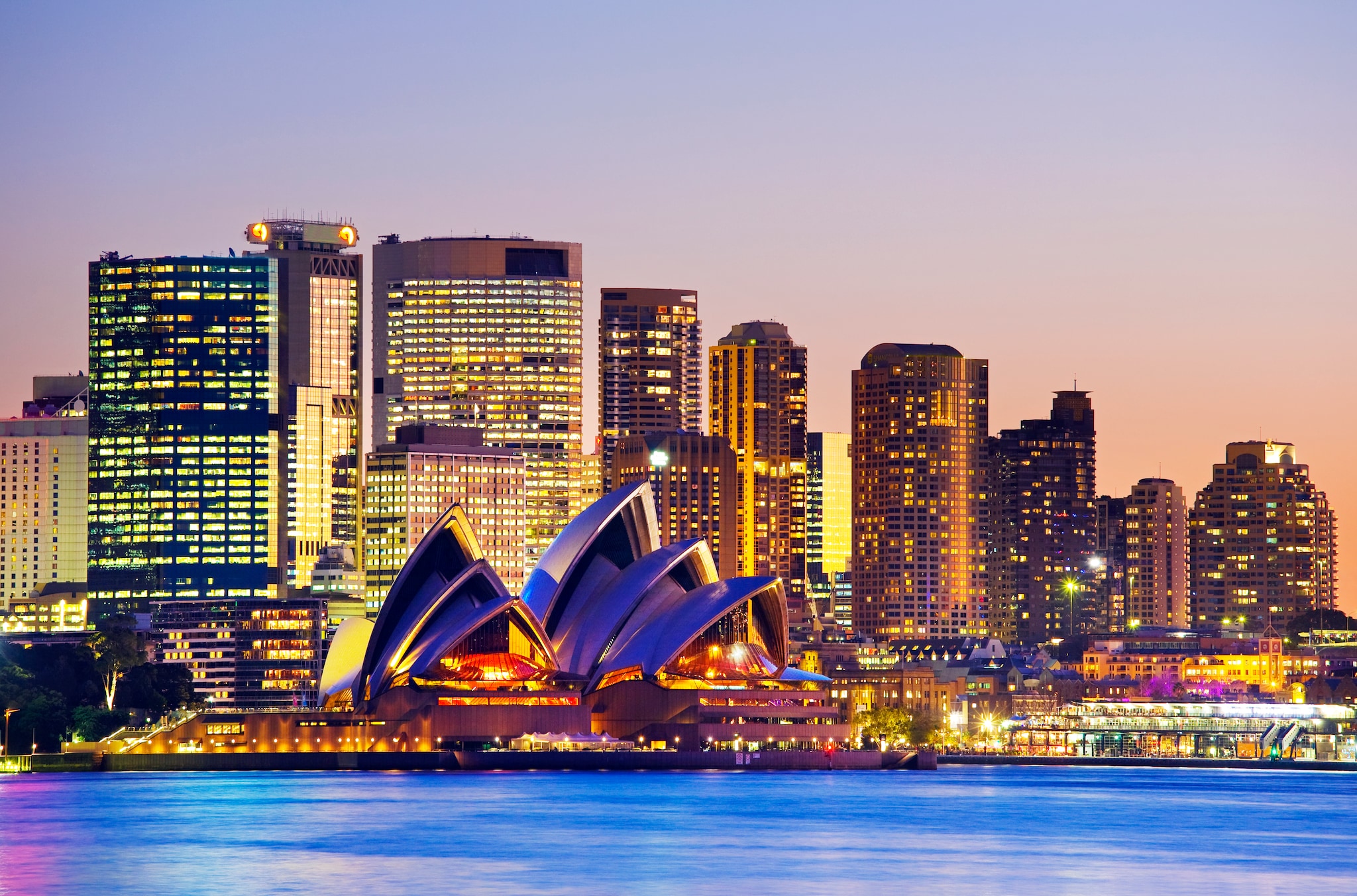 an-evening-at-sydney-opera-house
